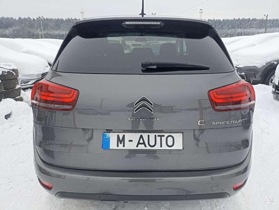 Pelēks Citroen Grand C4 SpaceToure 2019 Viļņa, ar dzinēja tilpumu 1.20 L un nobraukumu 156 tūkst. km par 7300 €, foto 4 vietnē AUTOMOTO.COM.LV