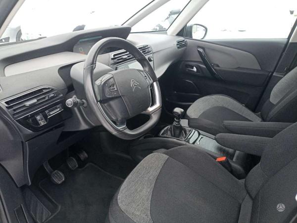 Grey Citroen Grand C4 SpaceToure 2019 in Vilnius, with an engine capacity of 1.20 L and mileage of 156 thousand km for 7300 €, photo 8 on AUTOMOTO.COM.LV
