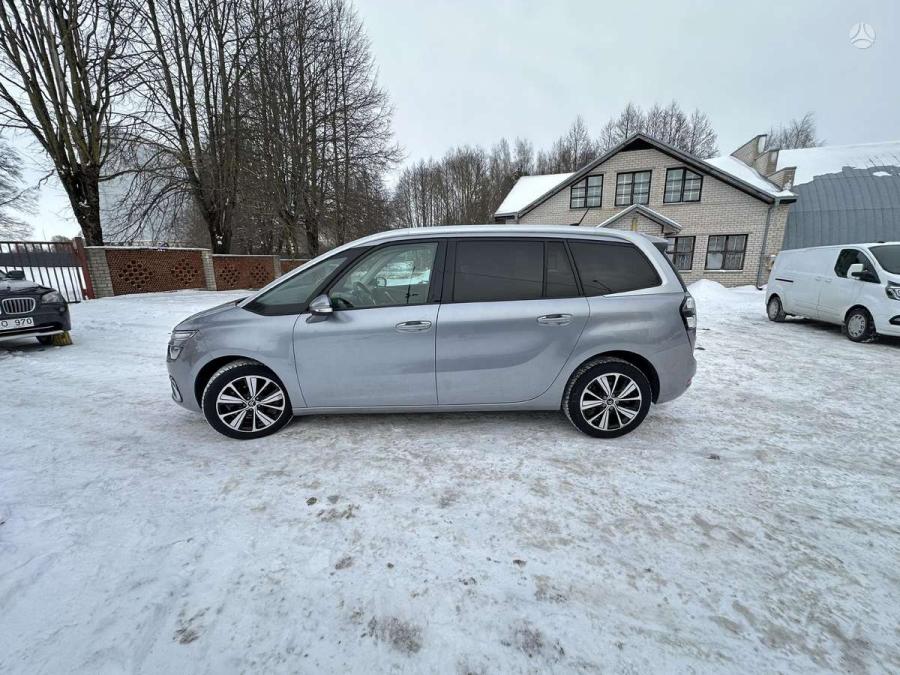 Pelēks Citroen Grand C4 SpaceToure 2019 Tauragė, ar dzinēja tilpumu 1.50 L un nobraukumu 351 tūkst. km par 7050 €, foto 7 vietnē AUTOMOTO.COM.LV