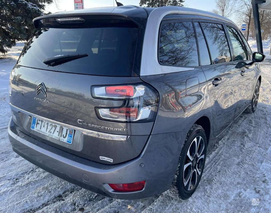 Grey Citroen Grand C4 SpaceToure 2019 in Taurage, with an engine capacity of 1.50 L and mileage of 180 thousand km for 7999 €, photo 3 on AUTOMOTO.COM.LV