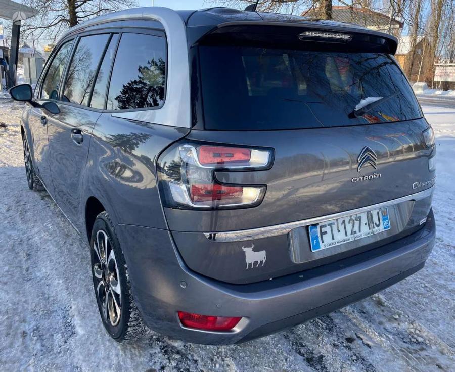Grey Citroen Grand C4 SpaceToure 2019 in Taurage, with an engine capacity of 1.50 L and mileage of 180 thousand km for 7999 €, photo 4 on AUTOMOTO.COM.LV