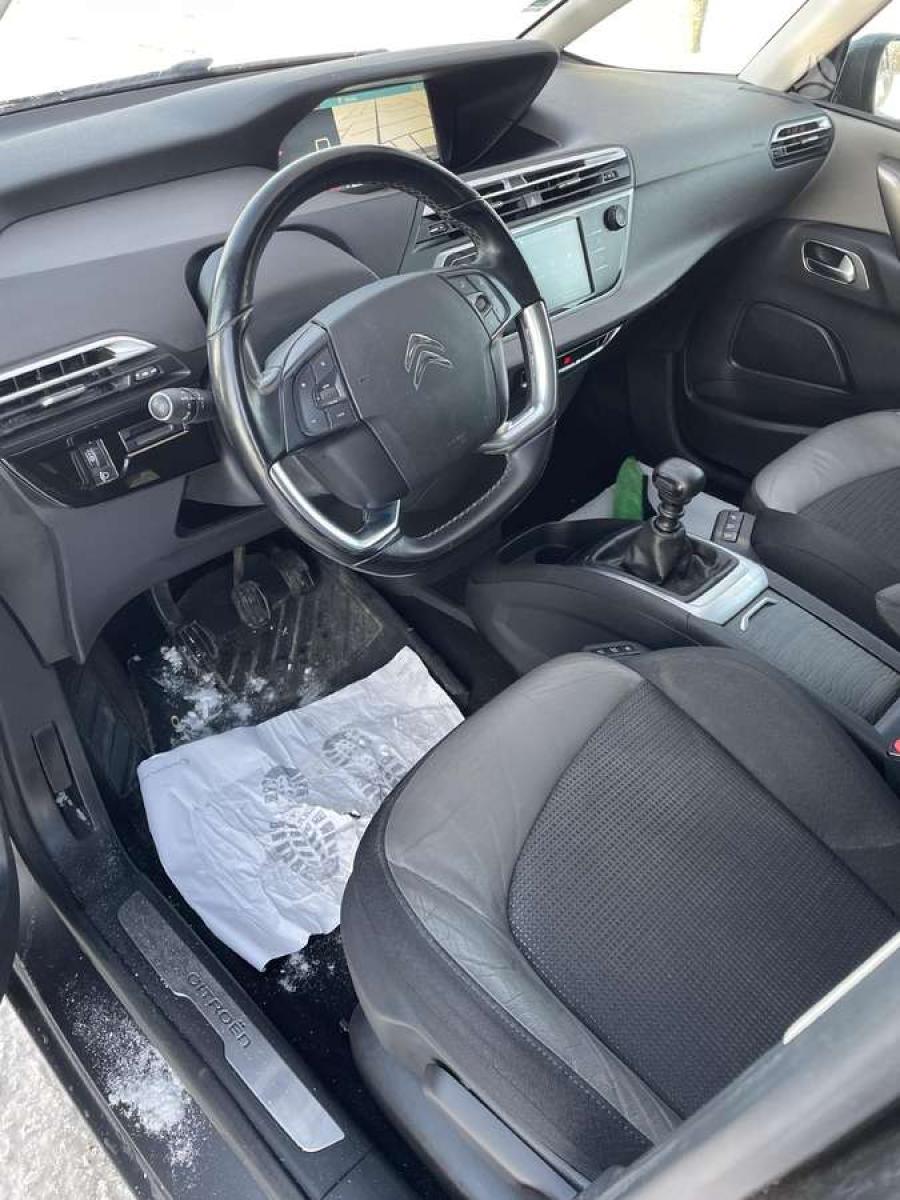 Grey Citroen Grand C4 SpaceToure 2019 in Taurage, with an engine capacity of 1.50 L and mileage of 180 thousand km for 7999 €, photo 9 on AUTOMOTO.COM.LV