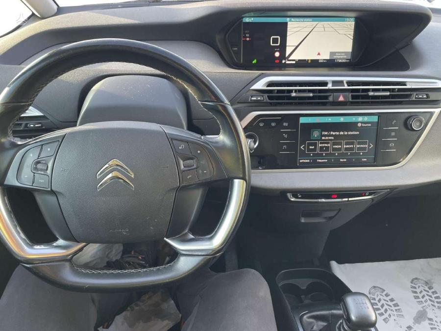 Grey Citroen Grand C4 SpaceToure 2019 in Taurage, with an engine capacity of 1.50 L and mileage of 180 thousand km for 7999 €, photo 17 on AUTOMOTO.COM.LV