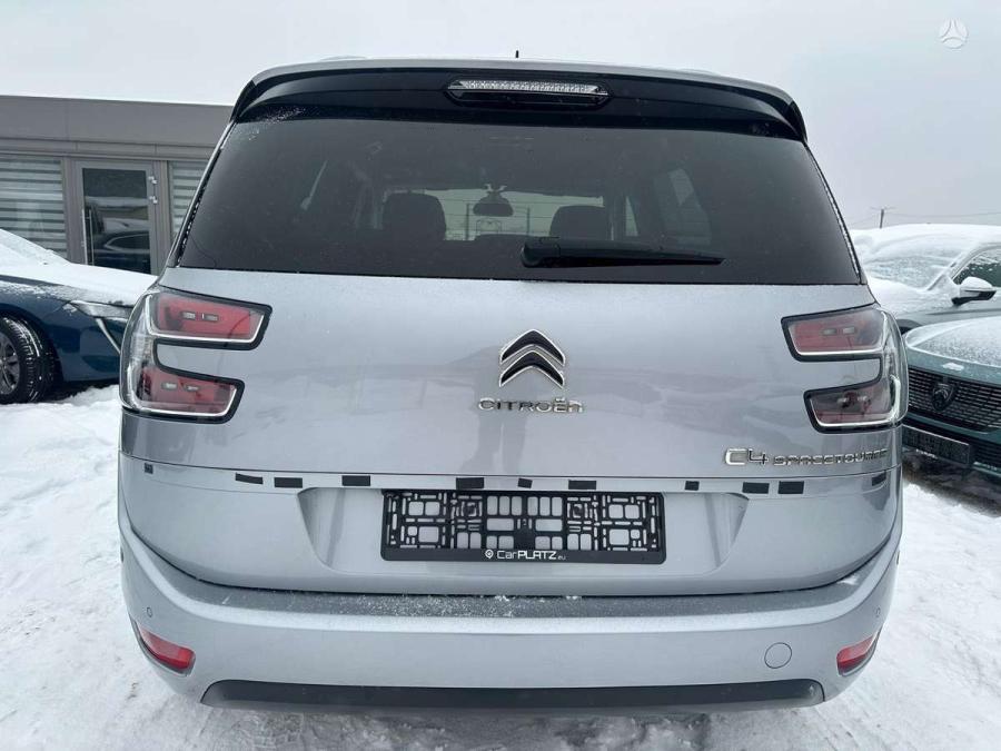 Pelēks Citroen Grand C4 SpaceToure 2019 Viļņa, ar dzinēja tilpumu 1.20 L un nobraukumu 203 tūkst. km par 8300 €, foto 2 vietnē AUTOMOTO.COM.LV
