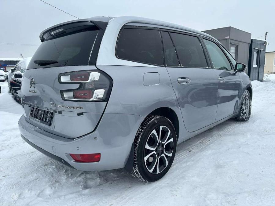 Pelēks Citroen Grand C4 SpaceToure 2019 Viļņa, ar dzinēja tilpumu 1.20 L un nobraukumu 203 tūkst. km par 8300 €, foto 7 vietnē AUTOMOTO.COM.LV