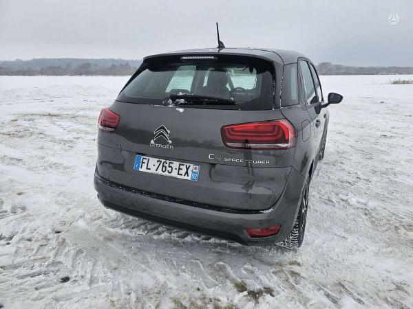 Grey Citroen Grand C4 SpaceToure 2019 in Taurage, with an engine capacity of 1.50 L and mileage of 266 thousand km for 7000 €, photo 9 on AUTOMOTO.COM.LV