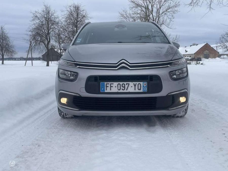 Grey Citroen Grand C4 SpaceToure 2019 in Panevezys, with an engine capacity of 1.50 L and mileage of 197 thousand km for 7150 €, photo 2 on AUTOMOTO.COM.LV