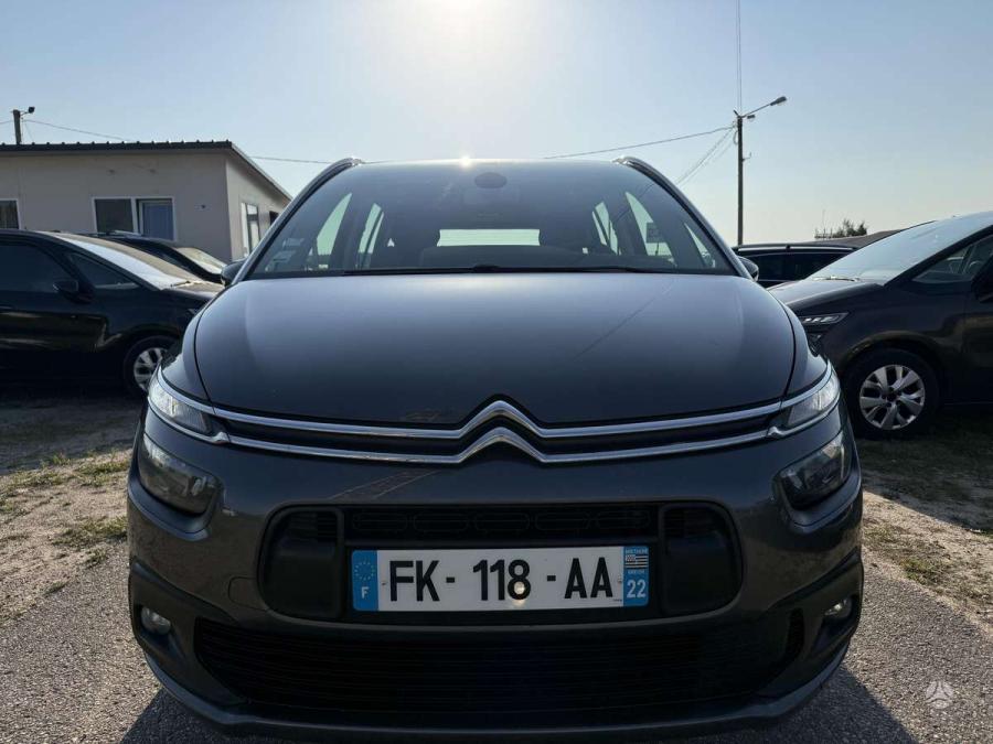 Pelēks Citroen Grand C4 SpaceToure 2019 Viļņa, ar dzinēja tilpumu 1.50 L un nobraukumu 210 tūkst. km par 6300 €, foto 4 vietnē AUTOMOTO.COM.LV
