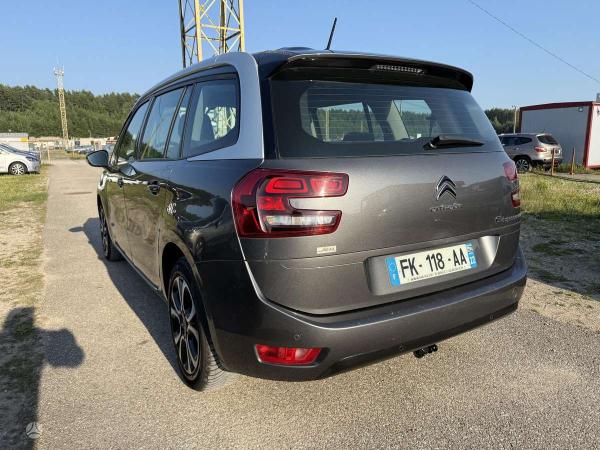 Pelēks Citroen Grand C4 SpaceToure 2019 Viļņa, ar dzinēja tilpumu 1.50 L un nobraukumu 210 tūkst. km par 6300 €, foto 5 vietnē AUTOMOTO.COM.LV