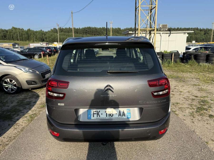 Pelēks Citroen Grand C4 SpaceToure 2019 Viļņa, ar dzinēja tilpumu 1.50 L un nobraukumu 210 tūkst. km par 6300 €, foto 7 vietnē AUTOMOTO.COM.LV