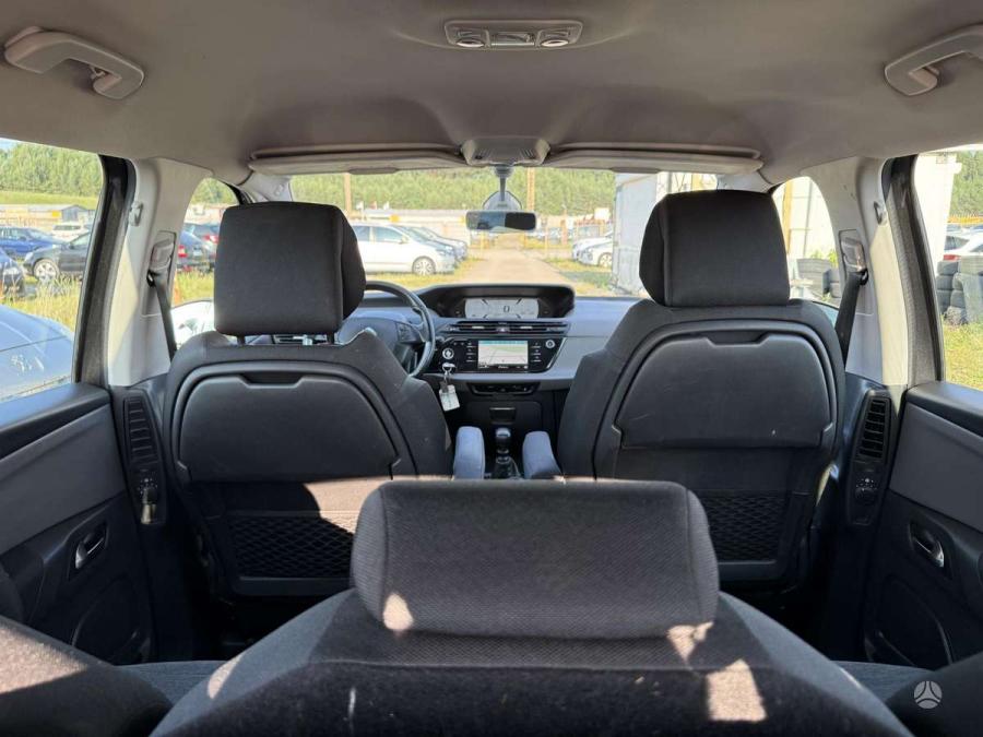 Pelēks Citroen Grand C4 SpaceToure 2019 Viļņa, ar dzinēja tilpumu 1.50 L un nobraukumu 210 tūkst. km par 6300 €, foto 8 vietnē AUTOMOTO.COM.LV