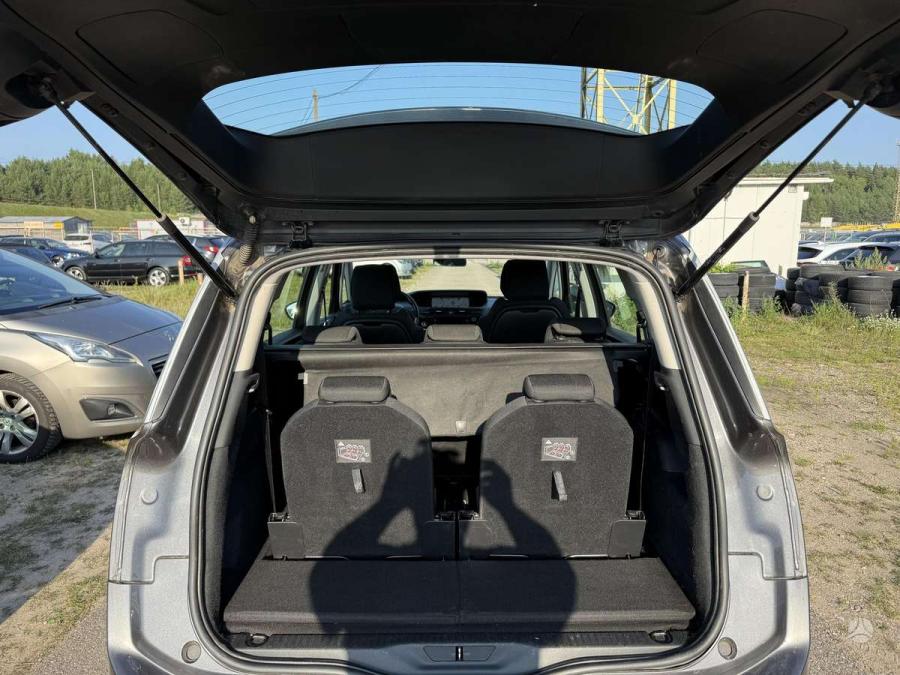Pelēks Citroen Grand C4 SpaceToure 2019 Viļņa, ar dzinēja tilpumu 1.50 L un nobraukumu 210 tūkst. km par 6300 €, foto 9 vietnē AUTOMOTO.COM.LV