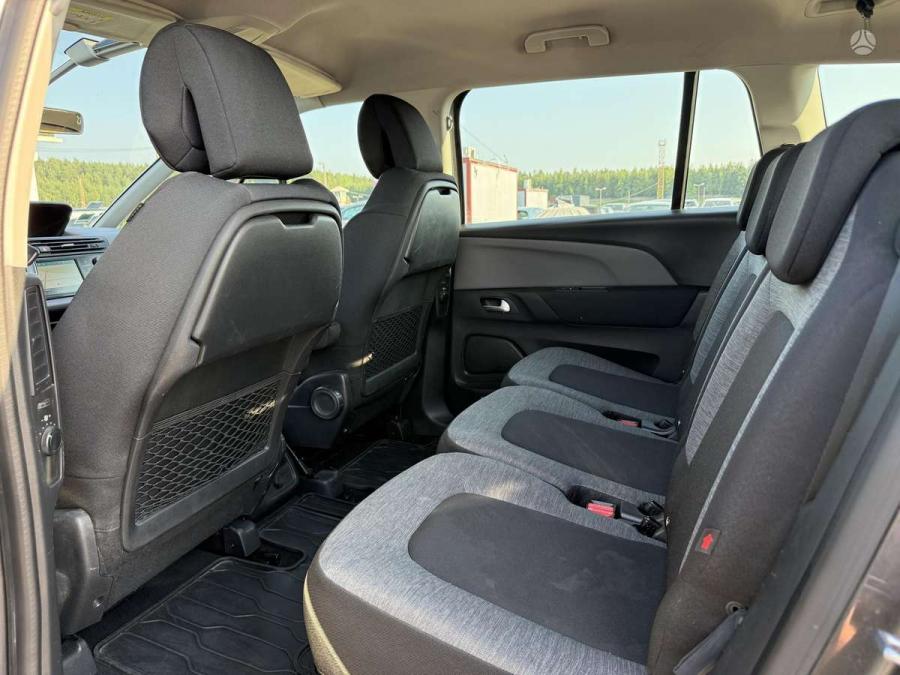 Pelēks Citroen Grand C4 SpaceToure 2019 Viļņa, ar dzinēja tilpumu 1.50 L un nobraukumu 210 tūkst. km par 6300 €, foto 15 vietnē AUTOMOTO.COM.LV