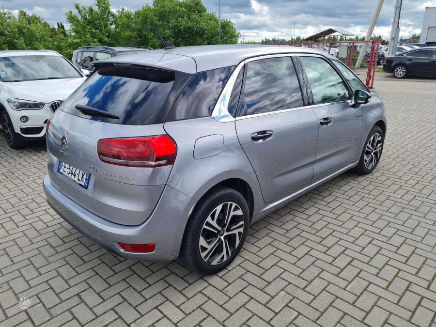 Grey Citroen Grand C4 SpaceToure 2019 in Taurage, with an engine capacity of 1.20 L and mileage of 155 thousand km for 5650 €, photo 9 on AUTOMOTO.COM.LV
