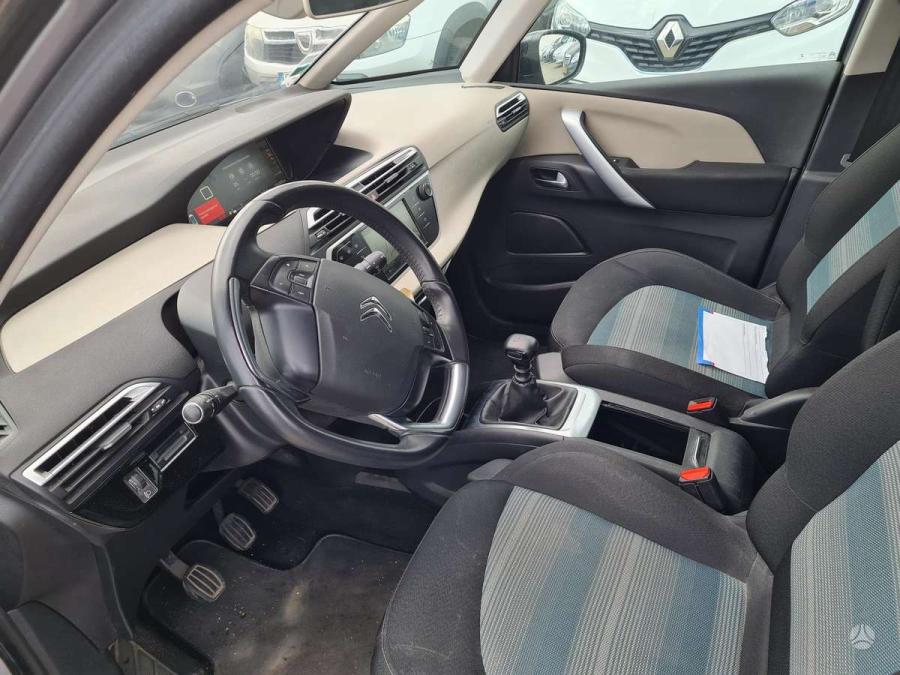 Grey Citroen Grand C4 SpaceToure 2019 in Taurage, with an engine capacity of 1.20 L and mileage of 155 thousand km for 5650 €, photo 16 on AUTOMOTO.COM.LV
