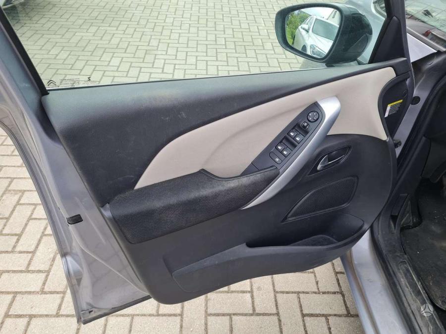 Grey Citroen Grand C4 SpaceToure 2019 in Taurage, with an engine capacity of 1.20 L and mileage of 155 thousand km for 5650 €, photo 18 on AUTOMOTO.COM.LV