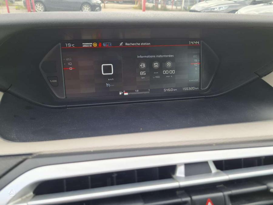 Grey Citroen Grand C4 SpaceToure 2019 in Taurage, with an engine capacity of 1.20 L and mileage of 155 thousand km for 5650 €, photo 21 on AUTOMOTO.COM.LV