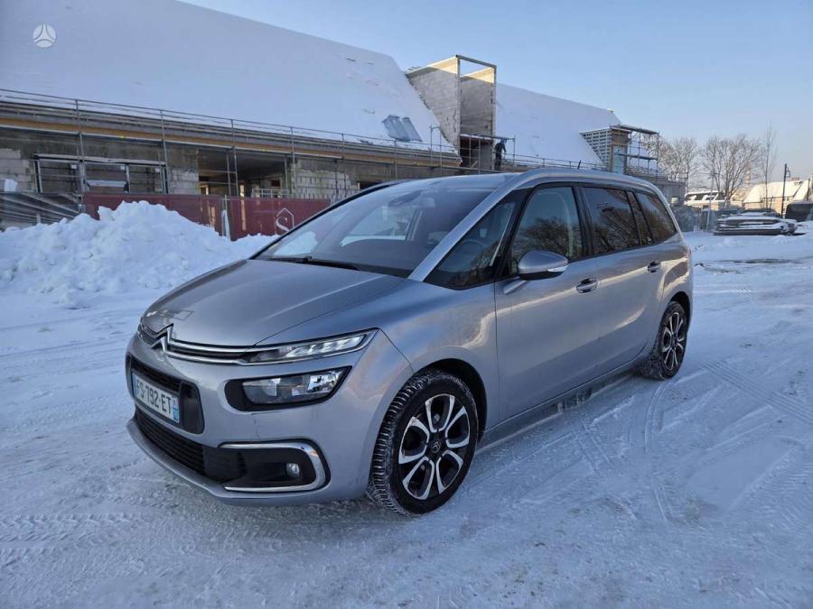 Grey Citroen Grand C4 SpaceToure 2020 in Klaipeda, with an engine capacity of 1.50 L and mileage of 250 thousand km for 8200 €, photo 1 on AUTOMOTO.COM.LV