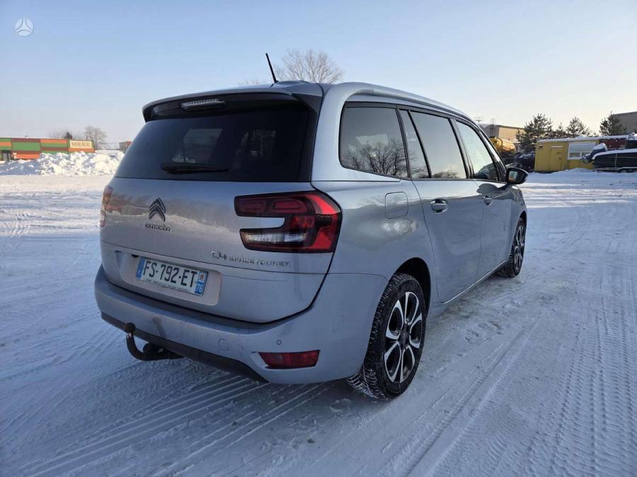 Grey Citroen Grand C4 SpaceToure 2020 in Klaipeda, with an engine capacity of 1.50 L and mileage of 250 thousand km for 8200 €, photo 3 on AUTOMOTO.COM.LV