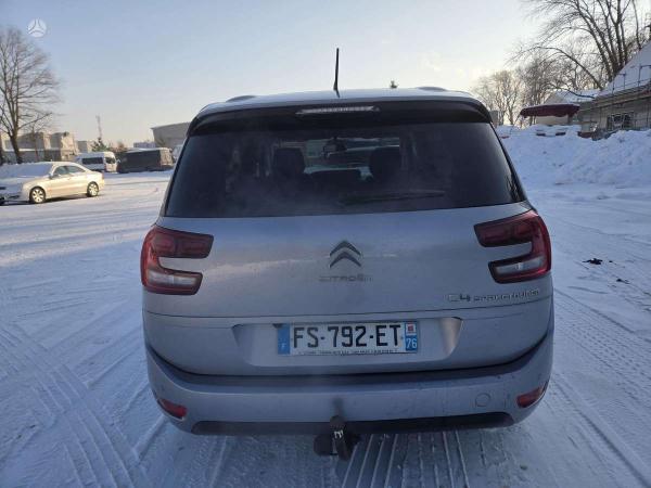 Grey Citroen Grand C4 SpaceToure 2020 in Klaipeda, with an engine capacity of 1.50 L and mileage of 250 thousand km for 8200 €, photo 4 on AUTOMOTO.COM.LV