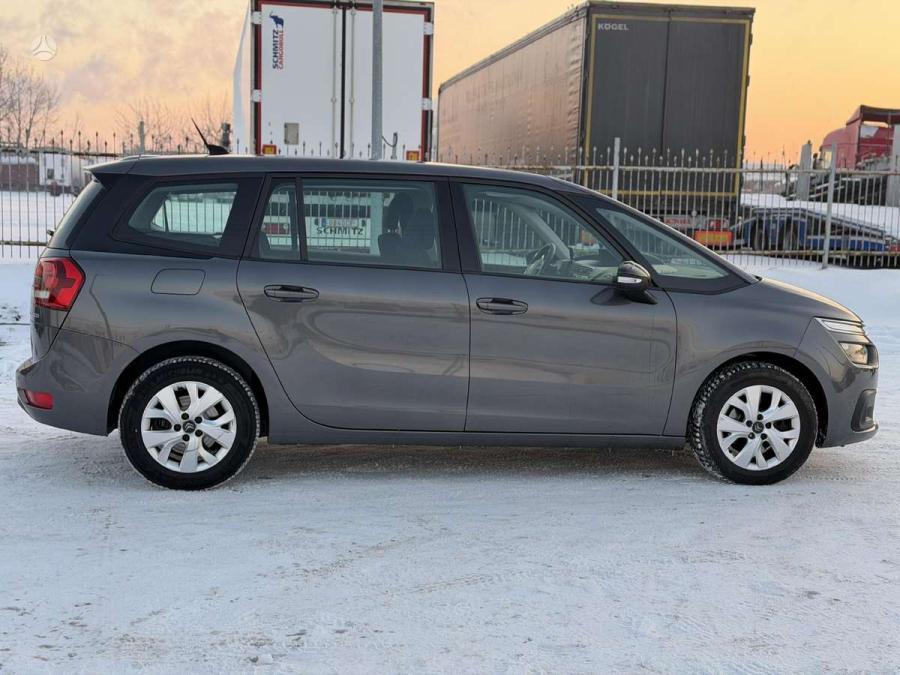 Pelēks Citroen Grand C4 SpaceToure 2021 Marijampole, ar dzinēja tilpumu 1.50 L un nobraukumu 166 tūkst. km par 10890 €, foto 4 vietnē AUTOMOTO.COM.LV