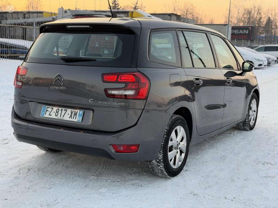 Pelēks Citroen Grand C4 SpaceToure 2021 Marijampole, ar dzinēja tilpumu 1.50 L un nobraukumu 166 tūkst. km par 10890 €, foto 5 vietnē AUTOMOTO.COM.LV