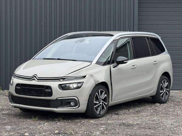 Grey Citroen Grand C4 SpaceToure 2021 in Kaunas, with an engine capacity of 1.50 L and mileage of 251 thousand km for 9300 €, photo 3 on AUTOMOTO.COM.LV