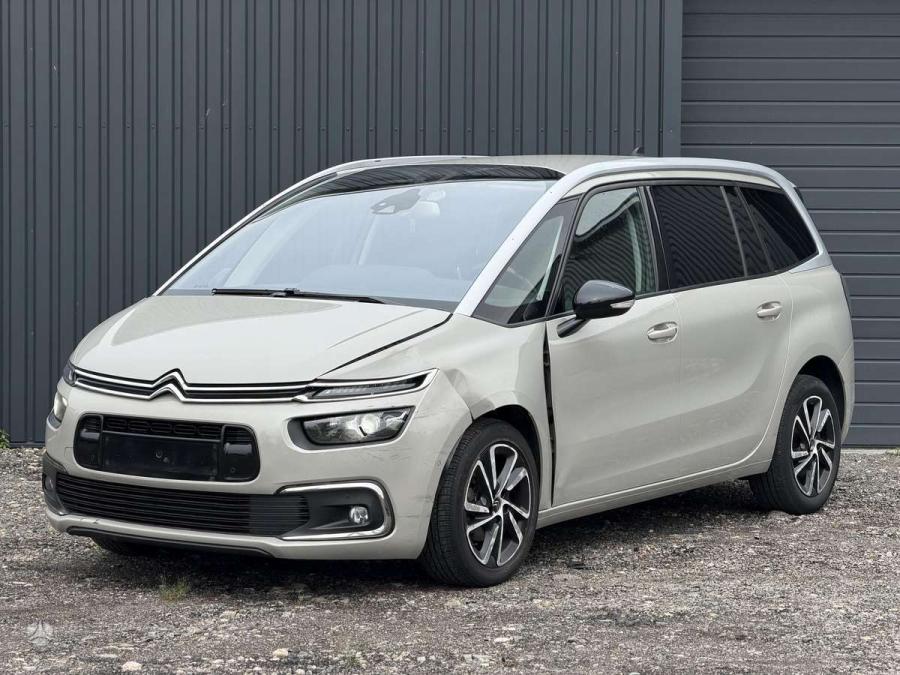 Grey Citroen Grand C4 SpaceToure 2021 in Kaunas, with an engine capacity of 1.50 L and mileage of 251 thousand km for 9300 €, photo 4 on AUTOMOTO.COM.LV