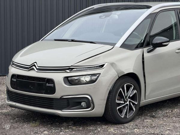 Grey Citroen Grand C4 SpaceToure 2021 in Kaunas, with an engine capacity of 1.50 L and mileage of 251 thousand km for 9300 €, photo 4 on AUTOMOTO.COM.LV