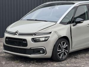 Grey Citroen Grand C4 SpaceToure 2021 in Kaunas, with an engine capacity of 1.50 L and mileage of 251 thousand km for 9300 €, photo 5 on AUTOMOTO.COM.LV