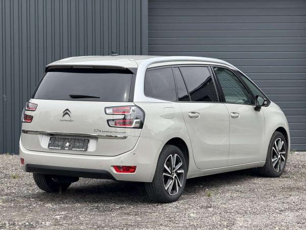 Grey Citroen Grand C4 SpaceToure 2021 in Kaunas, with an engine capacity of 1.50 L and mileage of 251 thousand km for 9300 €, photo 5 on AUTOMOTO.COM.LV