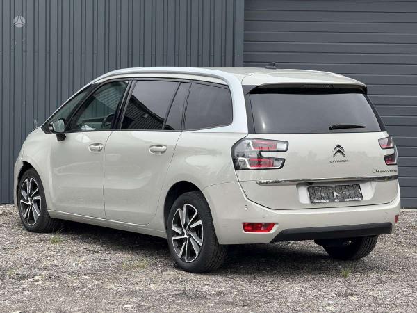 Grey Citroen Grand C4 SpaceToure 2021 in Kaunas, with an engine capacity of 1.50 L and mileage of 251 thousand km for 9300 €, photo 7 on AUTOMOTO.COM.LV