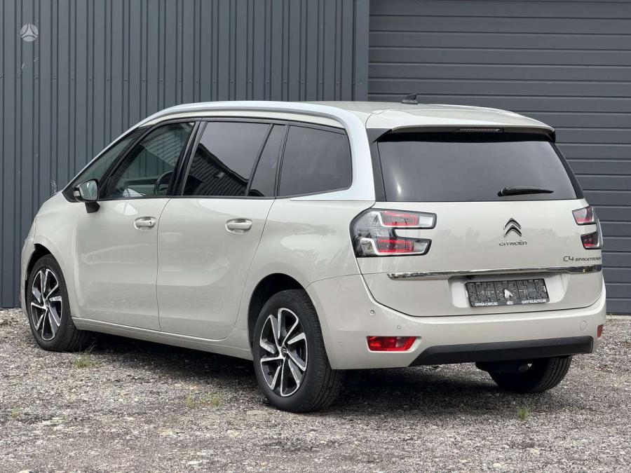 Grey Citroen Grand C4 SpaceToure 2021 in Kaunas, with an engine capacity of 1.50 L and mileage of 251 thousand km for 9300 €, photo 8 on AUTOMOTO.COM.LV