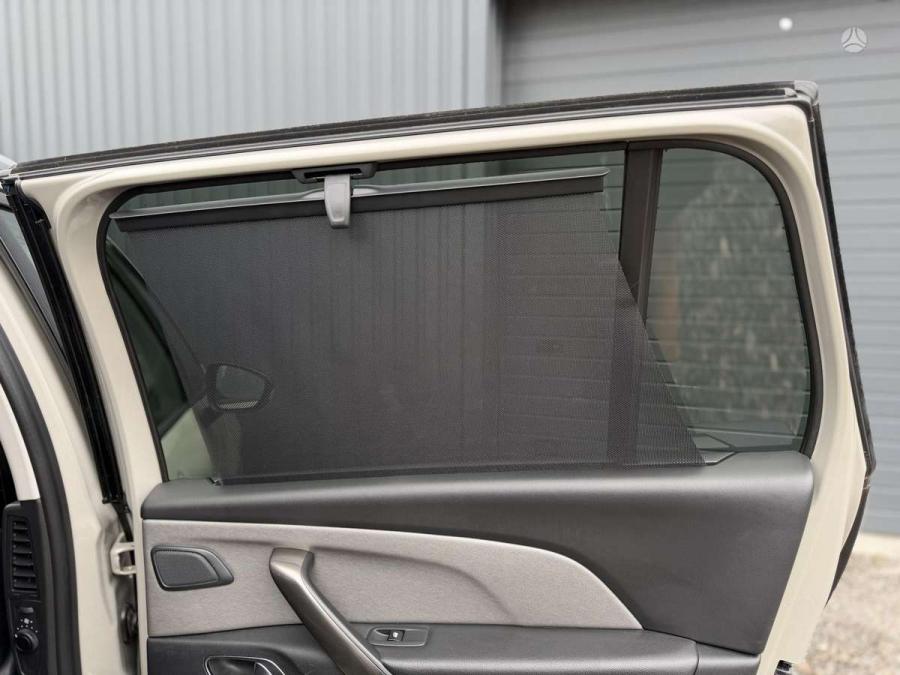 Grey Citroen Grand C4 SpaceToure 2021 in Kaunas, with an engine capacity of 1.50 L and mileage of 251 thousand km for 9300 €, photo 15 on AUTOMOTO.COM.LV