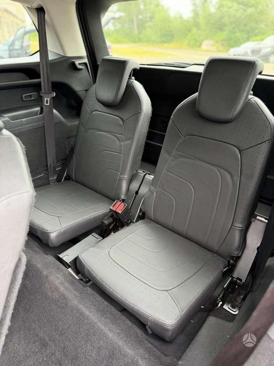 Grey Citroen Grand C4 SpaceToure 2021 in Kaunas, with an engine capacity of 1.50 L and mileage of 251 thousand km for 9300 €, photo 18 on AUTOMOTO.COM.LV