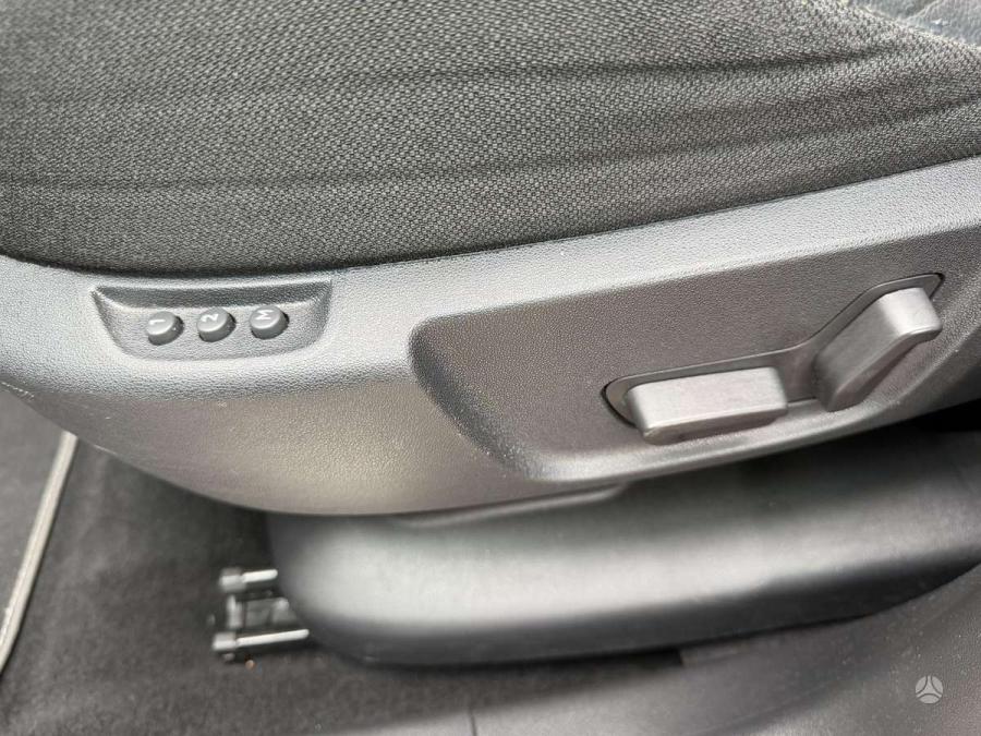 Grey Citroen Grand C4 SpaceToure 2021 in Kaunas, with an engine capacity of 1.50 L and mileage of 251 thousand km for 9300 €, photo 22 on AUTOMOTO.COM.LV