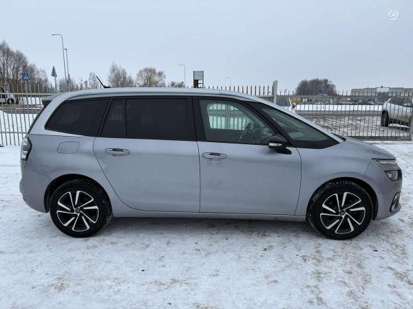 Pelēks Citroen Grand C4 SpaceToure 2022 Marijampole, ar dzinēja tilpumu 1.50 L un nobraukumu 180 tūkst. km par 13546 €, foto 4 vietnē AUTOMOTO.COM.LV