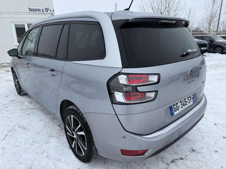 Pelēks Citroen Grand C4 SpaceToure 2022 Marijampole, ar dzinēja tilpumu 1.50 L un nobraukumu 180 tūkst. km par 13546 €, foto 7 vietnē AUTOMOTO.COM.LV