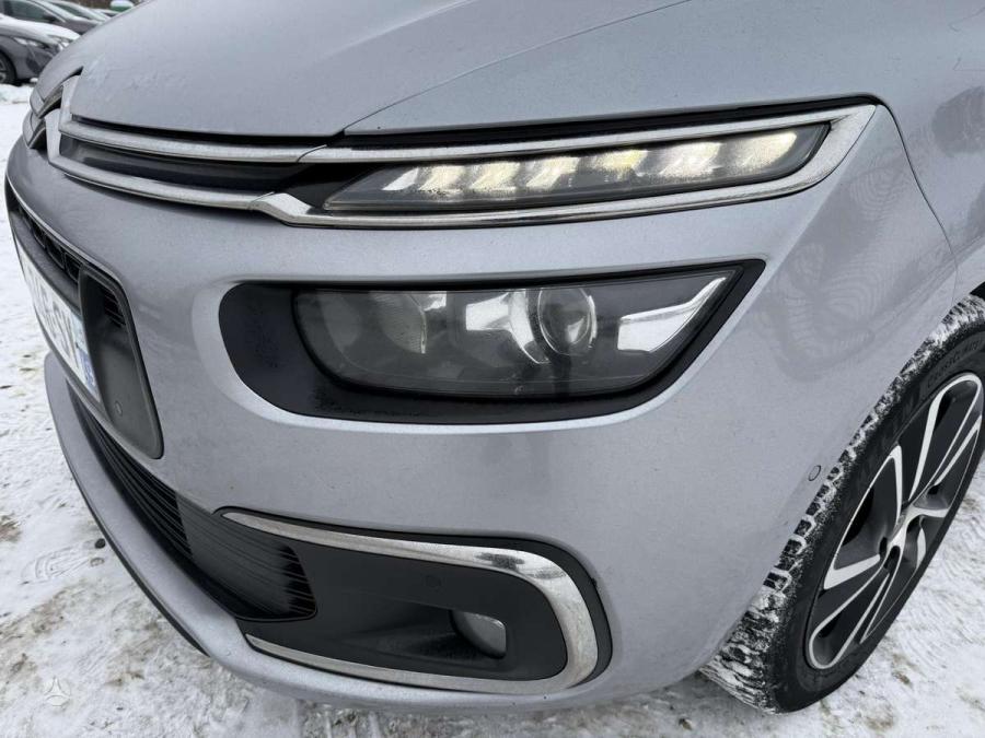 Pelēks Citroen Grand C4 SpaceToure 2022 Marijampole, ar dzinēja tilpumu 1.50 L un nobraukumu 180 tūkst. km par 13546 €, foto 9 vietnē AUTOMOTO.COM.LV
