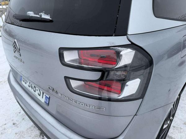 Pelēks Citroen Grand C4 SpaceToure 2022 Marijampole, ar dzinēja tilpumu 1.50 L un nobraukumu 180 tūkst. km par 13546 €, foto 10 vietnē AUTOMOTO.COM.LV