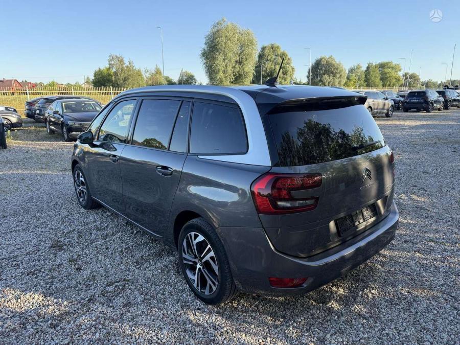 Pelēks Citroen Grand C4 SpaceToure 2022 Marijampole, ar dzinēja tilpumu 1.50 L un nobraukumu 147 tūkst. km par 12826 €, foto 4 vietnē AUTOMOTO.COM.LV