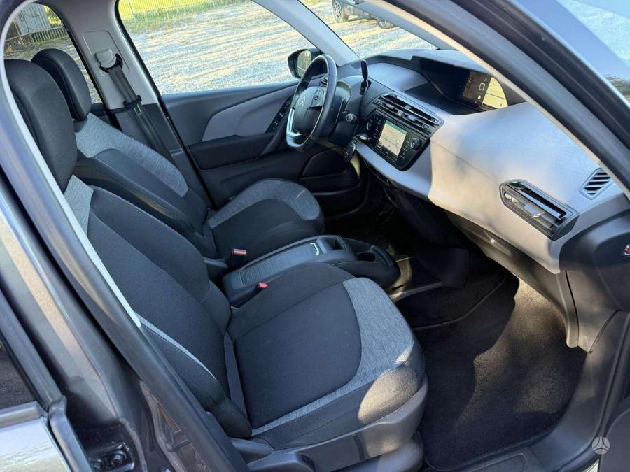 Pelēks Citroen Grand C4 SpaceToure 2022 Marijampole, ar dzinēja tilpumu 1.50 L un nobraukumu 147 tūkst. km par 12826 €, foto 12 vietnē AUTOMOTO.COM.LV