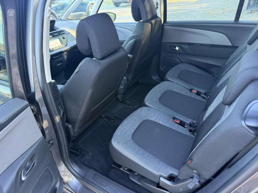 Pelēks Citroen Grand C4 SpaceToure 2022 Marijampole, ar dzinēja tilpumu 1.50 L un nobraukumu 147 tūkst. km par 12826 €, foto 13 vietnē AUTOMOTO.COM.LV