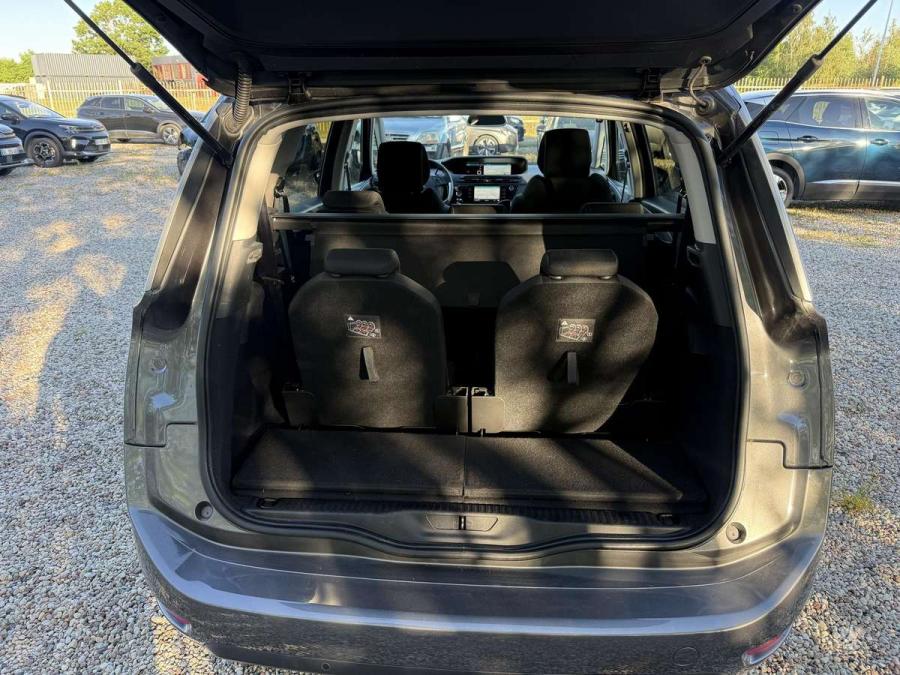 Pelēks Citroen Grand C4 SpaceToure 2022 Marijampole, ar dzinēja tilpumu 1.50 L un nobraukumu 147 tūkst. km par 12826 €, foto 19 vietnē AUTOMOTO.COM.LV