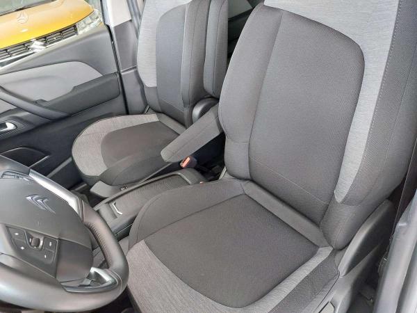 Pelēks Citroen Grand C4 SpaceToure 2022 Kauņa, ar dzinēja tilpumu 1.50 L un nobraukumu 74 tūkst. km par 14889 €, foto 9 vietnē AUTOMOTO.COM.LV