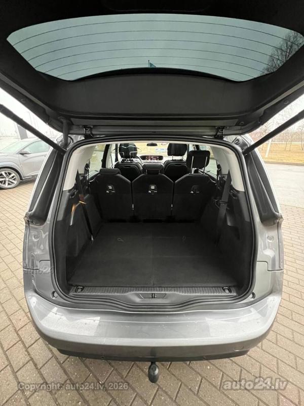 Grey Citroen Grand C4 SpaceToure 2019 in Tallinn, with an engine capacity of 2.00 L and mileage of 180 thousand km for 12500 €, photo 9 on AUTOMOTO.COM.LV