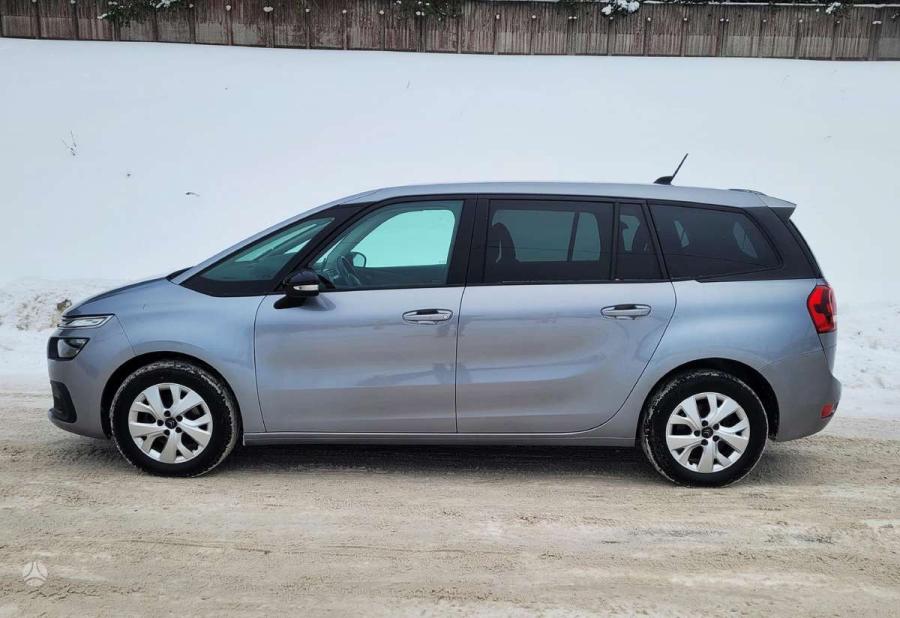 Pelēks Citroen Grand C4 SpaceToure 2021 Viļņa, ar dzinēja tilpumu 1.50 L un nobraukumu 179 tūkst. km par 10770 €, foto 5 vietnē AUTOMOTO.COM.LV