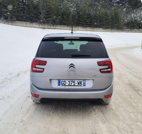 Grey Citroen Grand C4 SpaceToure 2021 in Vilnius, with an engine capacity of 1.50 L and mileage of 179 thousand km for 10770 €, photo 8 on AUTOMOTO.COM.LV
