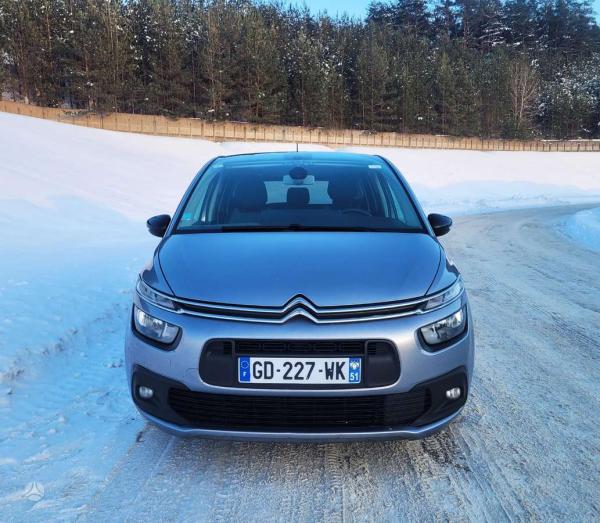 Grey Citroen Grand C4 SpaceToure 2021 in Vilnius, with an engine capacity of 1.50 L and mileage of 174 thousand km for 11495 €, photo 4 on AUTOMOTO.COM.LV