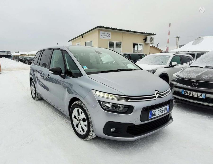 Grey Citroen Grand C4 SpaceToure 2021 in Vilnius, with an engine capacity of 1.50 L and mileage of 179 thousand km for 10769 €, photo 2 on AUTOMOTO.COM.LV